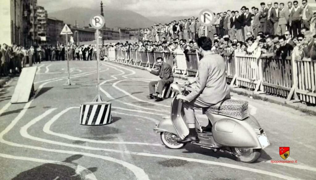 Lungarno Simonelli - gara Vespa -anni '60 - Il Popolo Pisano